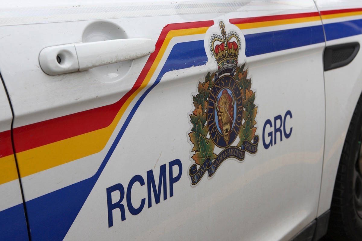 Two men rob service stations with “machete-like” weapon | Sylvan Lake News